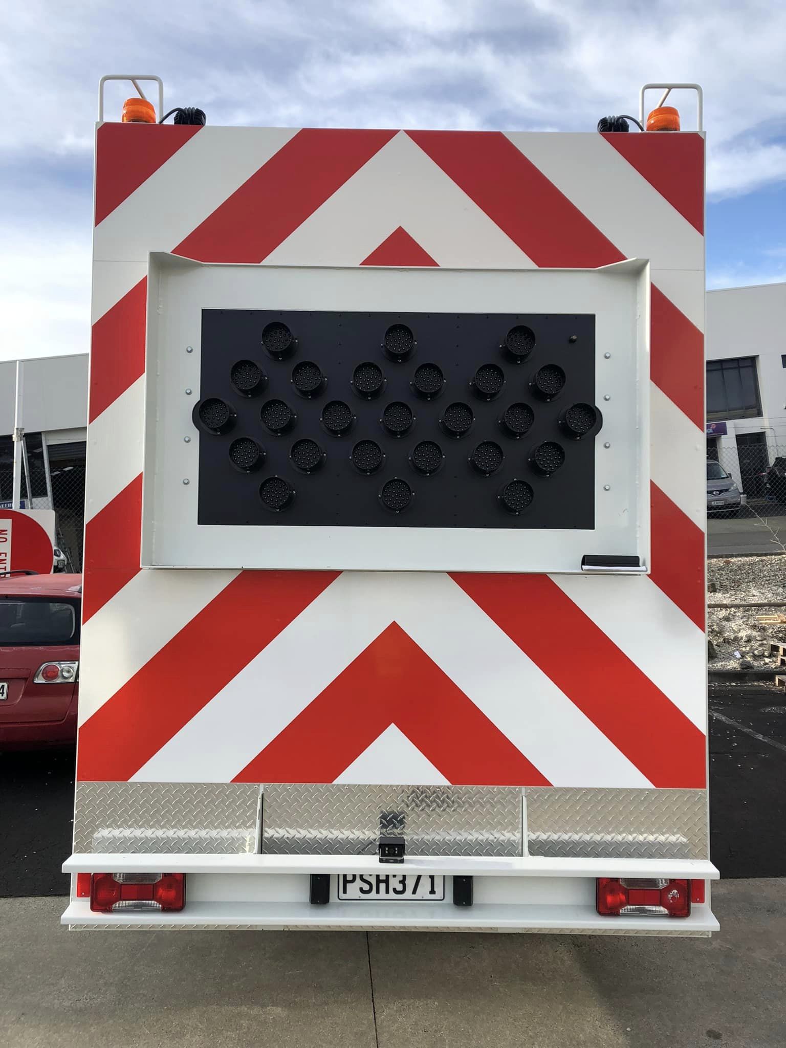 Level 1 Traffic Management Truck Signs | RTL
